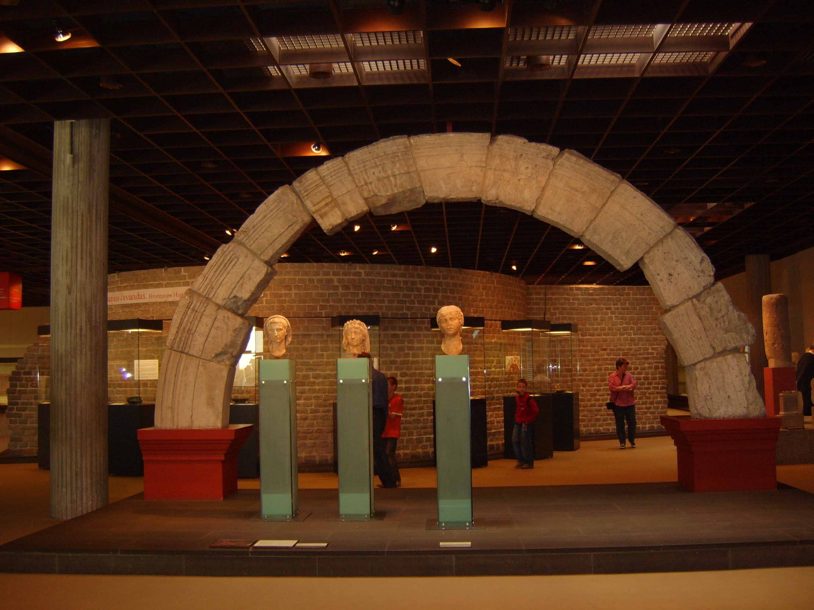 Römisch-Germanisches Museum - mit vielen Infos und Ausstellungsstücken ...